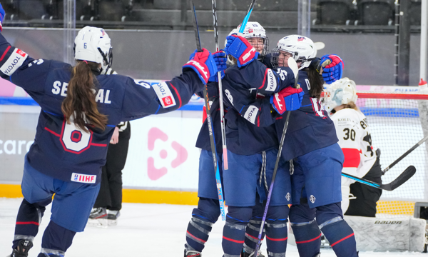 U.S. Tops Switzerland, 8-1