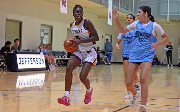 Jahzara Green goes from late-bloomer to St. Joe's WBB commit