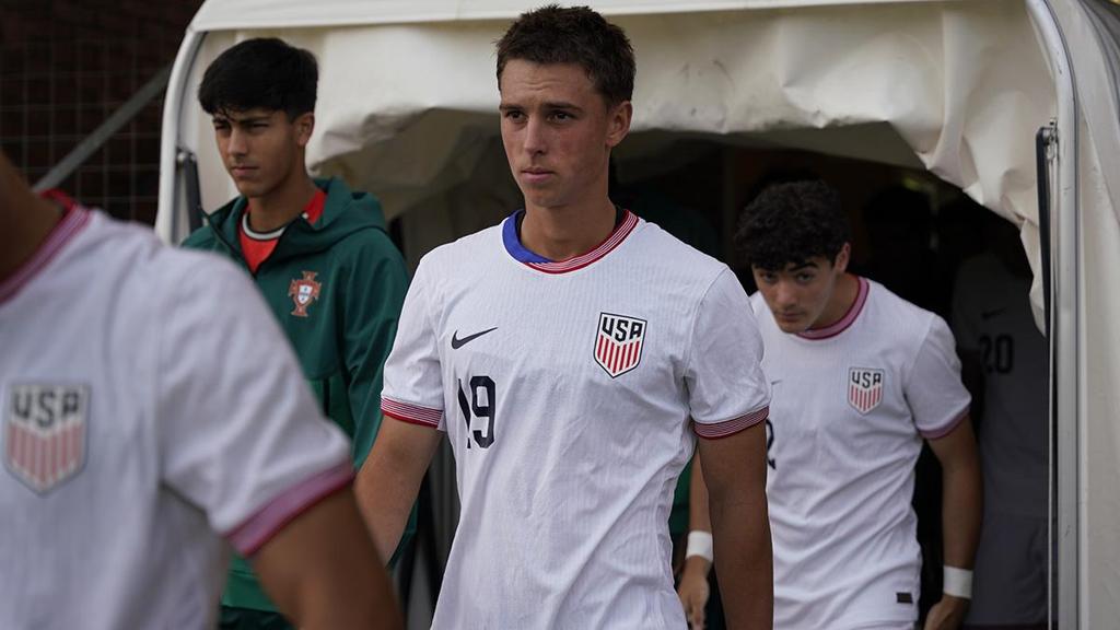 Charleston Battery sign United States youth international Colton Swan